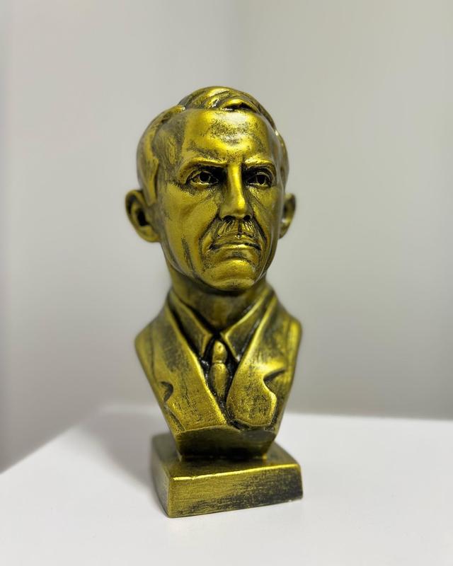 Погруддя євгена коновальця — ціна 850 грн у каталозі Статуетки Купити