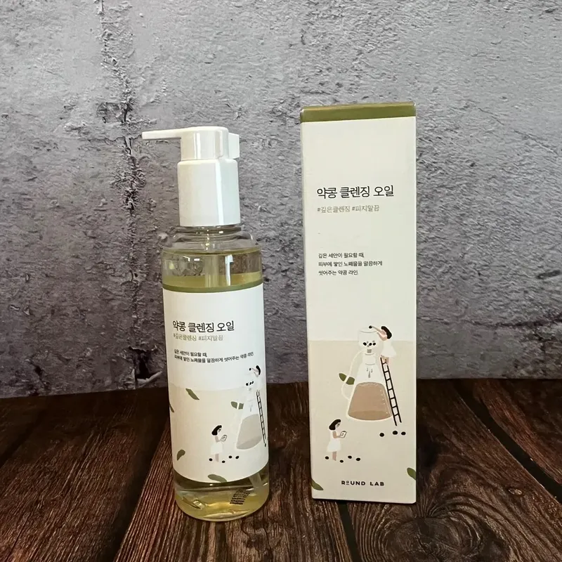 Гидрофильное масло с экстрактом черных соевых бобов round lab soybean ...