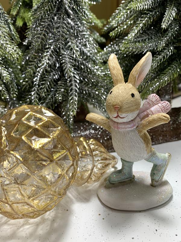 Статуетка зайченя на ковзанах — цена 200 грн в каталоге Статуэтки Купить товары для дома и быта