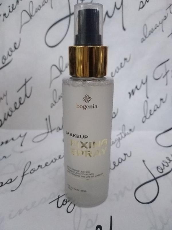Makeup fixing spray store