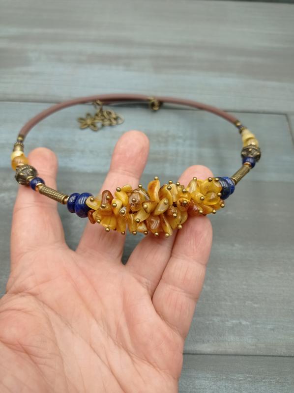 Кольє чокер бурштин лазуріт — ціна 870 грн у каталозі Кольє і намиста Купити аксесуари за