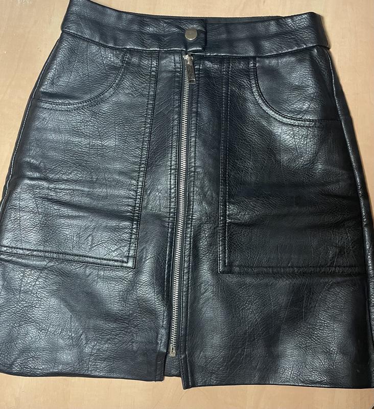 Шкіряна спідниця — ціна 150 грн у каталозі Міді спідниці Купити жіночі речі за доступною ціною