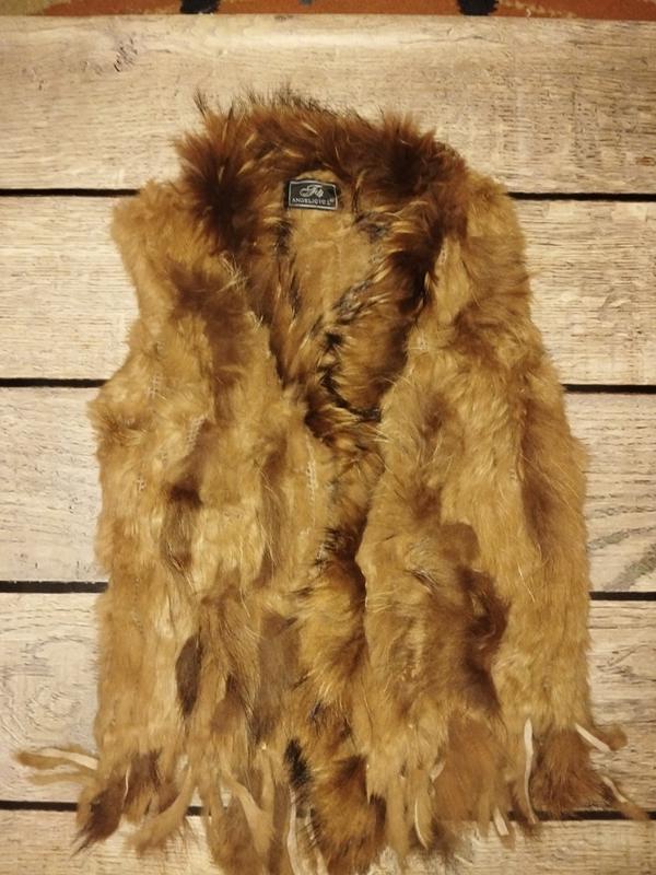 Жилетка натуральне хутро — ціна 150 грн у каталозі Жилетки Купити жіночі речі за доступною ціною