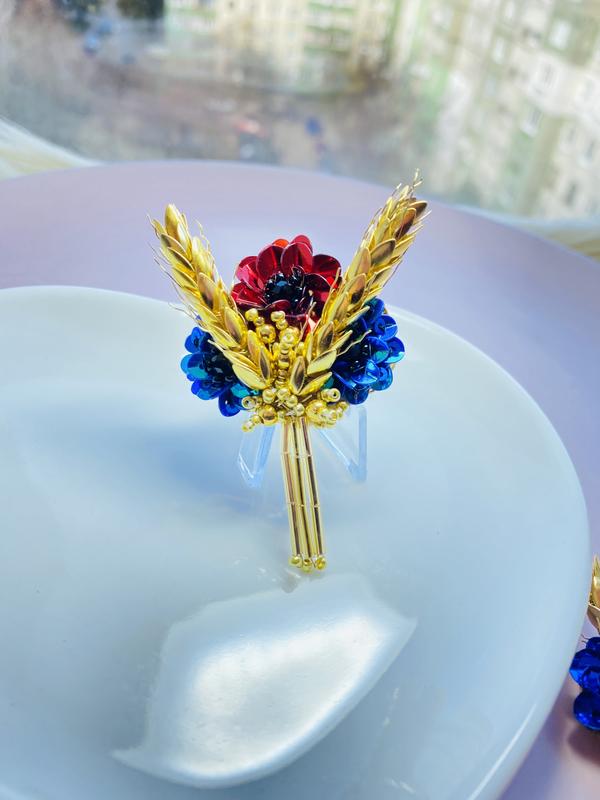 Брлшка з бісеру букет квітів колоски — ціна 450 грн у каталозі Брошки Купити аксесуари за