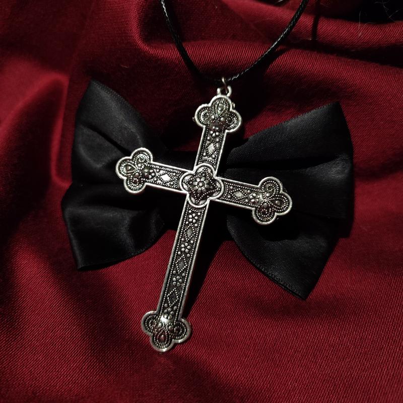 Кулон з хрестом підвіска медальйон — ціна 120 грн у каталозі Кулони Купити аксесуари за