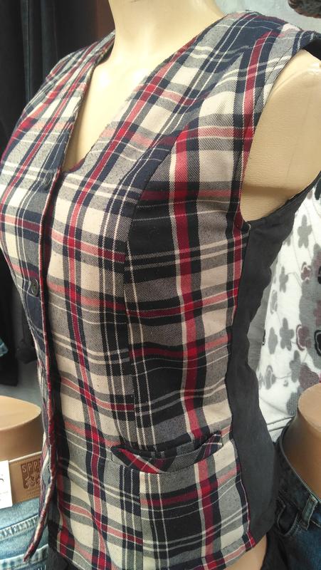 Желетка на синтепоне как новая — цена 56 грн в каталоге Жилетки Купить женские вещи по доступной