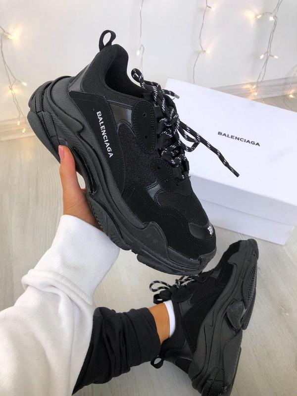 Чорні жіночі кросівки — ціна 2900 грн у каталозі Кросівки Купити жіночі речі за доступною ціною