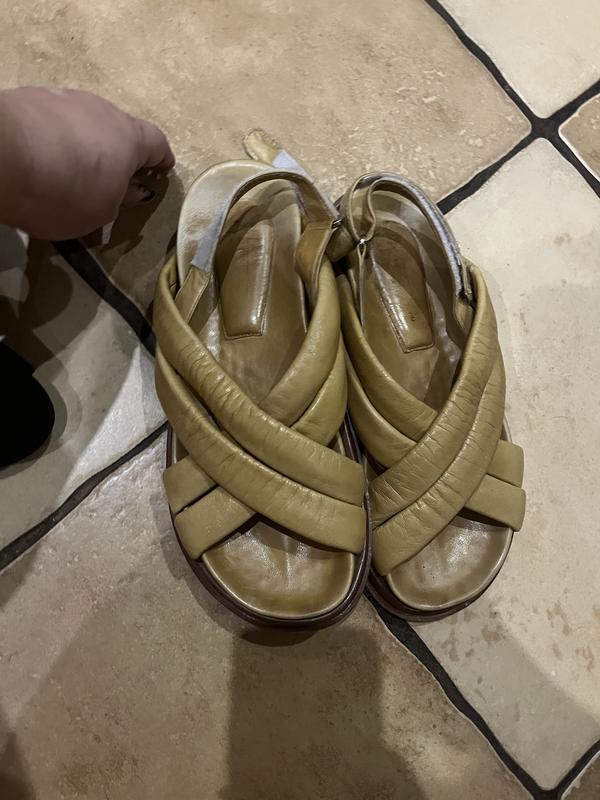 Босоніжки італія — ціна 650 грн у каталозі Сандалі Купити жіночі речі за доступною ціною на Шафі