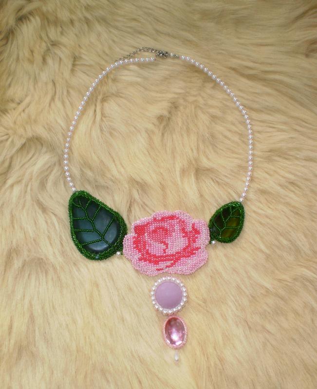 Ексклюзивне кольє з каменем і бісеру кольє з бісеру та натурального каменю ручна робота — ціна