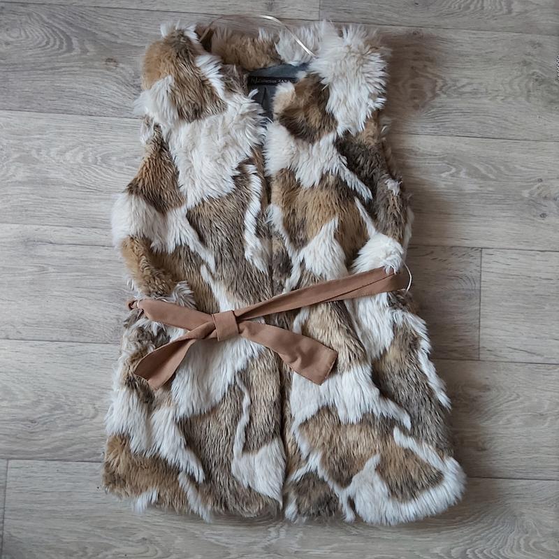 Жилет хутро — ціна 200 грн у каталозі Жилетки Купити жіночі речі за доступною ціною на Шафі