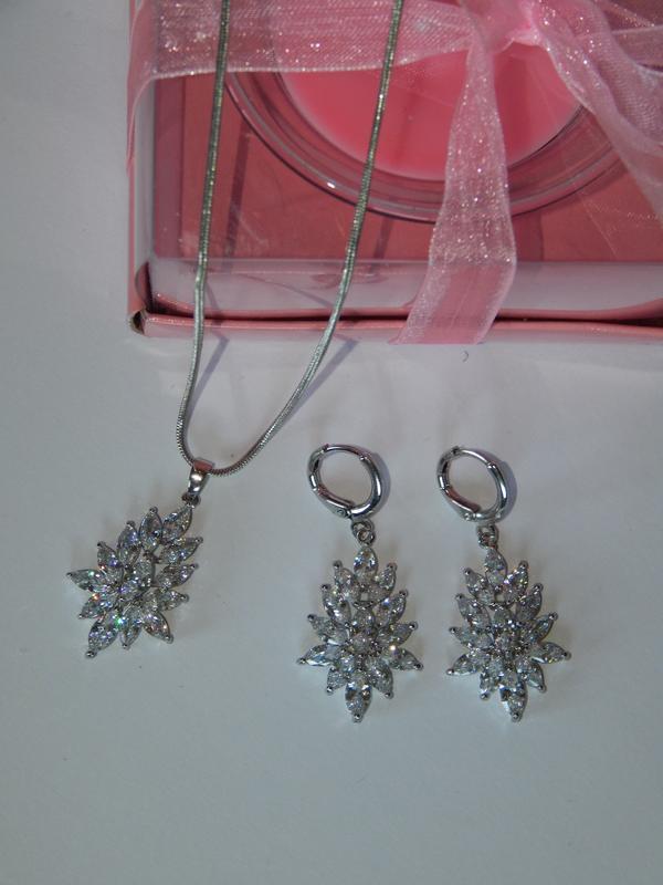 Шикарний комплект — ціна 450 грн у каталозі Комлекти Купити аксесуари за доступною ціною на