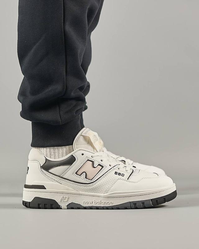 Шикарные стильные кроссовки "new balance 550 low" — цена 2050 грн в ...
