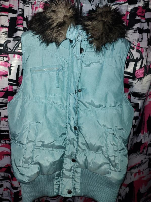 Желетка — ціна 300 грн у каталозі Жилетки Купити жіночі речі за доступною ціною на Шафі