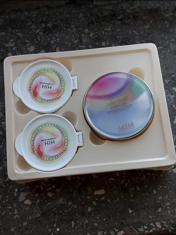 Трехцветный кушон с сменными рефилерами hih (7.5g x 2 шт) — цена 220 ...