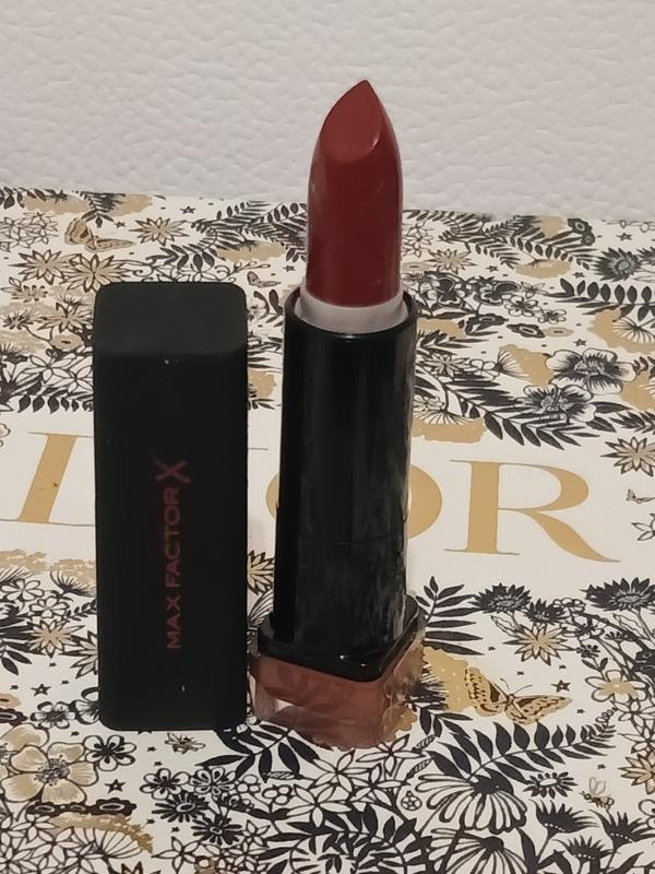 Помада — цена 90 грн в каталоге Помада для губ Купить товары для красоты и здоровья по доступной