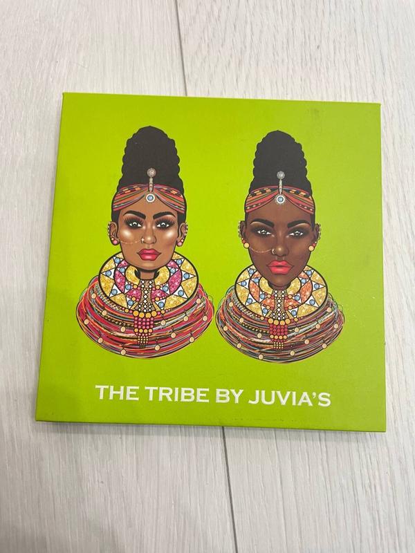 Палетка теней — цена 845 грн в каталоге Тени для век Купить товары для