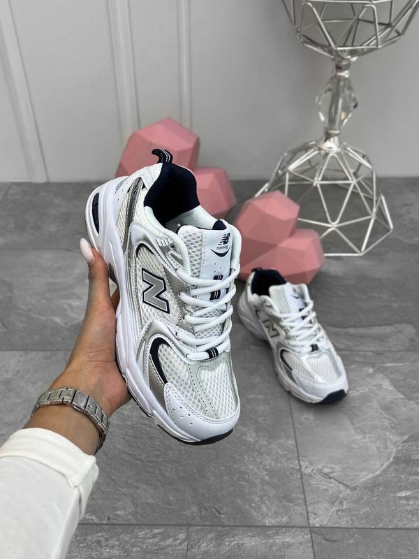 Кросівки жіночі new balance білі спортивні — ціна 2250 грн у каталозі ...