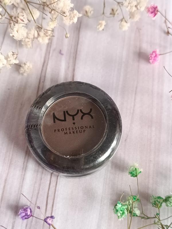 nyx professional makeup hot singles eyeshadows 1.5 betrayal. 70
