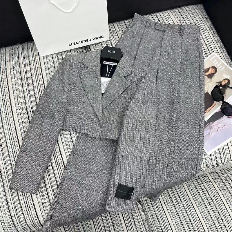 Вовняний брючний костюм alexander wang — ціна 2999 грн у каталозі ...