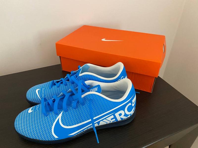 Футзалки Nike — ціна 1000 грн у каталозі Мячі Купити товари для спорту за доступною ціною на