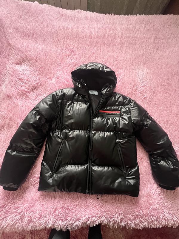 Куртка пуховик Prada — ціна 3900 грн у каталозі Пуховики Купити жіночі речі за доступною ціною