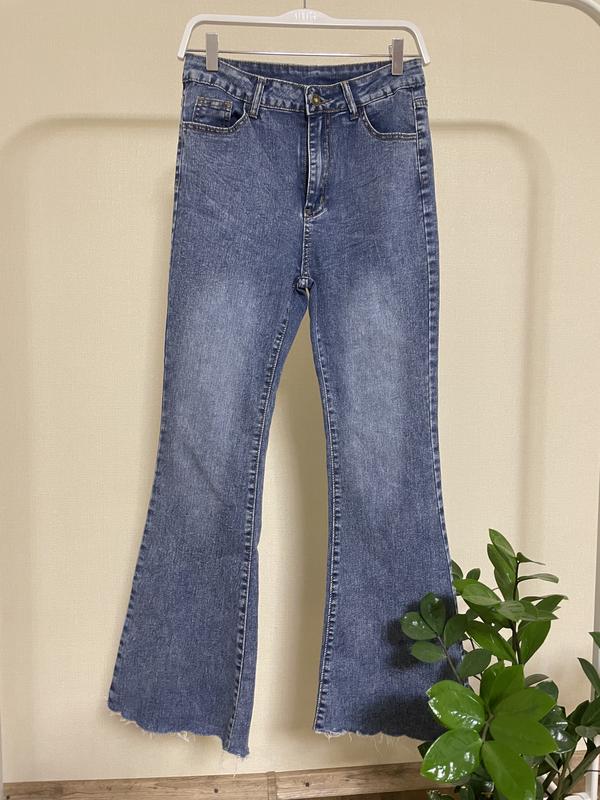 Джинси кльош — ціна 360 грн у каталозі Джинси Купити жіночі речі за доступною ціною на Шафі