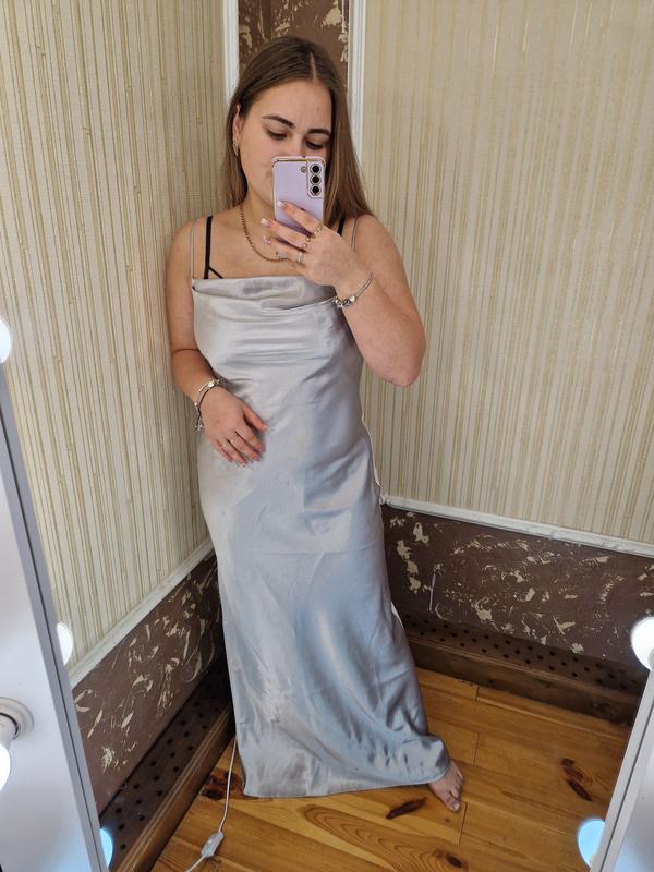 Сукня — ціна 300 грн у каталозі Довгі сукні Купити жіночі речі за доступною ціною на Шафі