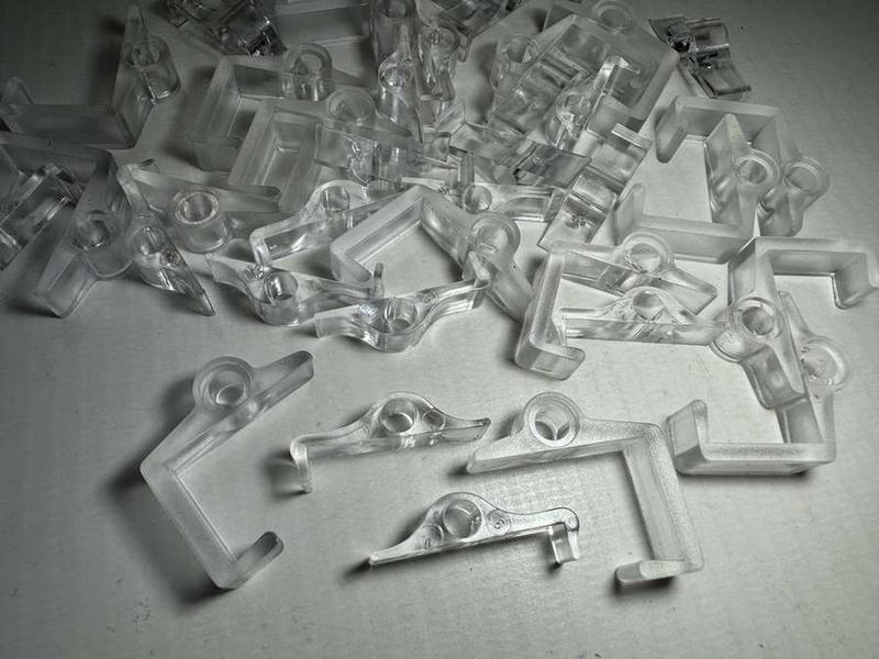 Пластикові тримачі фурнітура меблева набір 42 грами Germany нові — ціна 200 грн у каталозі