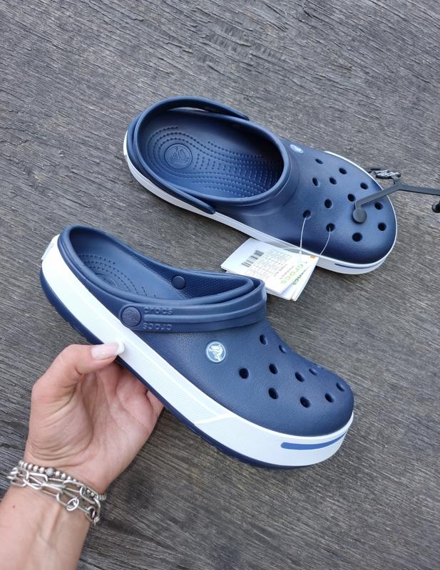 Crocs 42 store