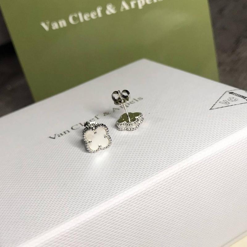 Сережки — ціна 850 грн у каталозі Сережки Купити аксесуари за доступною