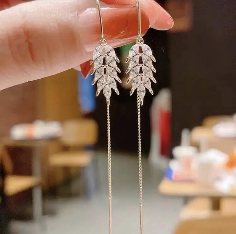 Сережки колоски — ціна 210 грн у каталозі Шарми Купити аксесуари за доступною ціною на Шафі