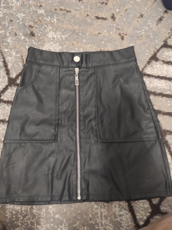 Шкіряна спідниця — ціна 200 грн у каталозі Міні спідниці Купити жіночі речі за доступною ціною