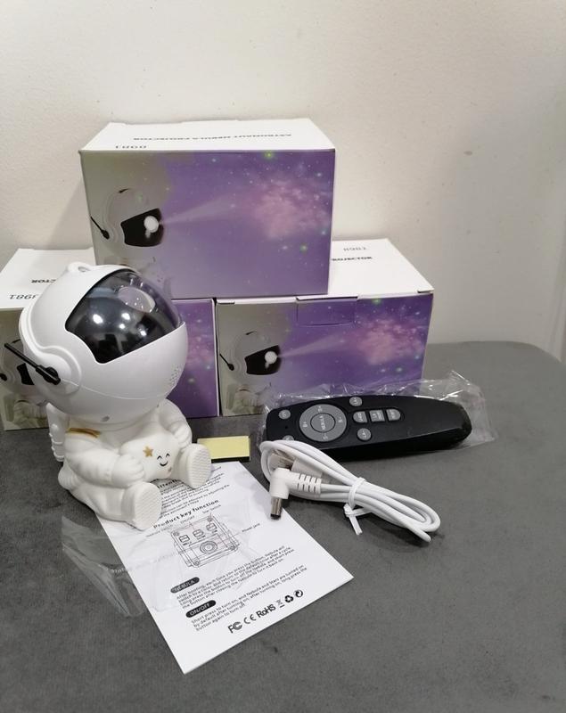 Нічник космонавт Led зоряне небо — ціна 600 грн у каталозі Нічники Купити товари для дому та