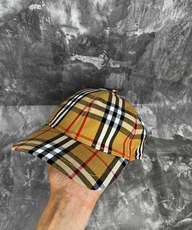 Кепка Burberry — ціна 1850 грн у каталозі Бейсболки і кепки Купити аксесуари за доступною ціною