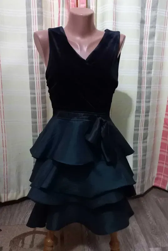 Вечірнє коктейльне плаття подарунок — ціна 150 грн у каталозі Короткі сукні Купити жіночі речі