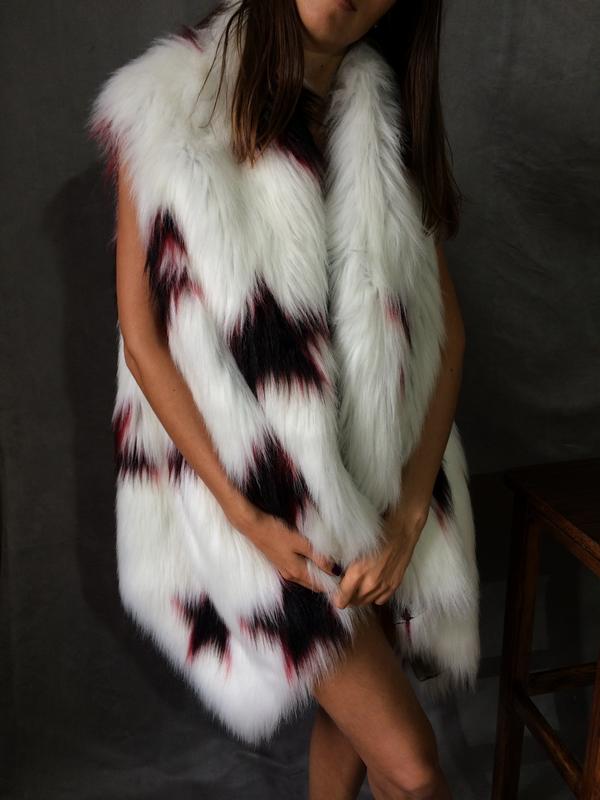 Жіночий жилет — ціна 650 грн у каталозі Жилетки Купити жіночі речі за доступною ціною на Шафі