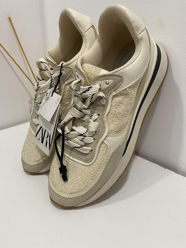 Zara — ціна 950 грн у каталозі Кросівки Купити жіночі речі за доступною ціною на Шафі Україна