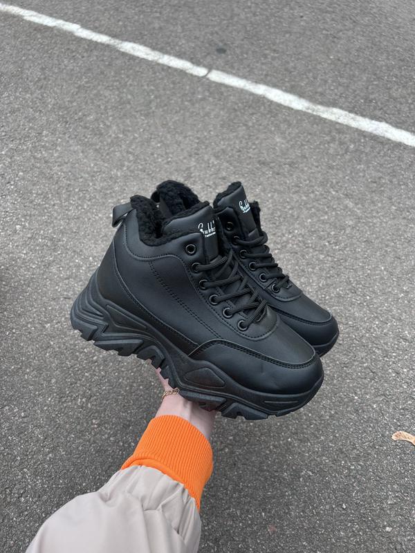 Утеплені кросівки — ціна 700 грн у каталозі Кросівки Купити жіночі речі за доступною ціною на