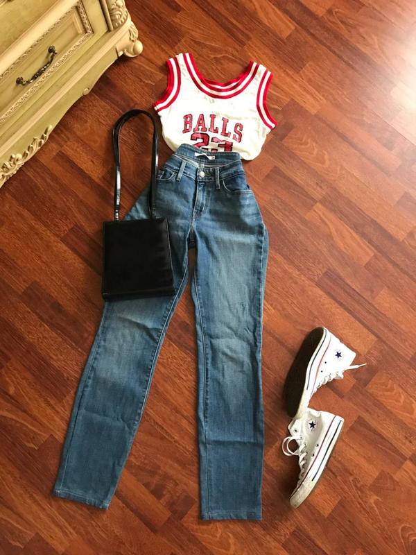 Актуальные модные стильные прямые джинсы Levis — цена 400 грн в каталоге Джинсы Купить