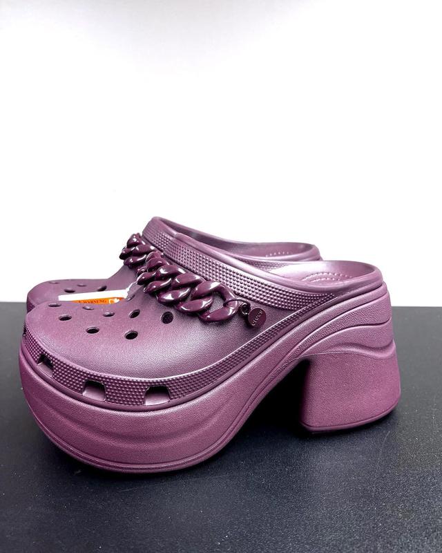 Крокс каблук та платформа темна черешня crocs siren chain clog dark ...