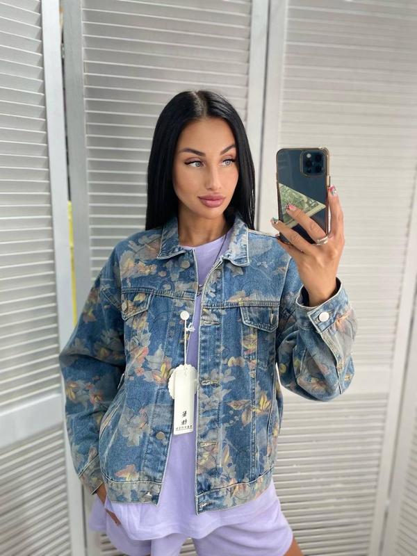 Джинсова куртка — ціна 680 грн у каталозі Куртки Купити жіночі речі за доступною ціною на Шафі