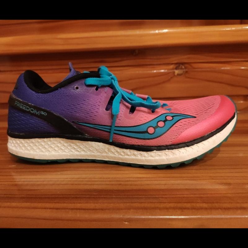 Кросівки Saucony — ціна 950 грн у каталозі Кросівки Купити жіночі речі за доступною ціною на