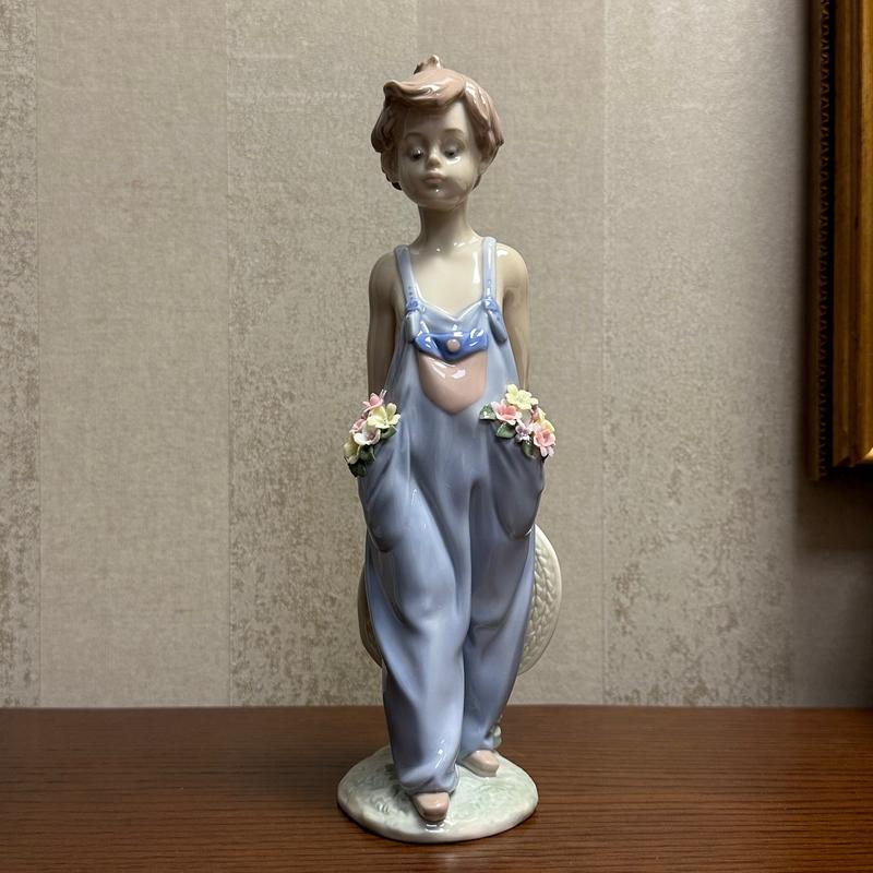 Фарфоровая статуэтка Lladro «карманы полные желаний — цена 6000 грн в каталоге Статуэтки