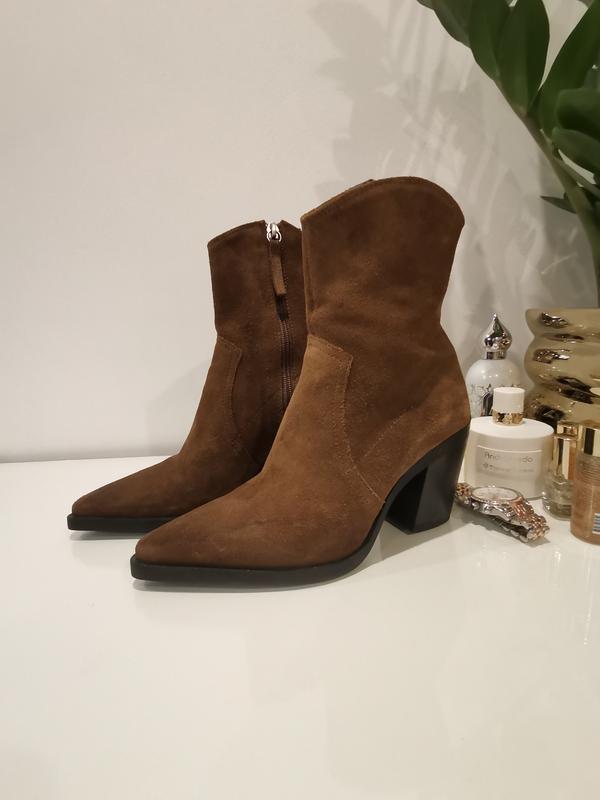 Козаки Zara — ціна 2400 грн у каталозі Чоботи Купити жіночі речі за доступною ціною на Шафі