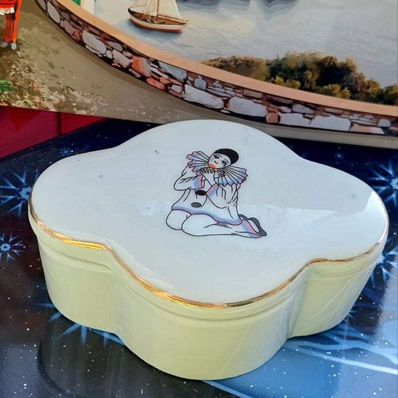 Вінтажна порцелянова шкатулка — ціна 400 грн у каталозі Скриньки Купити товари для дому та