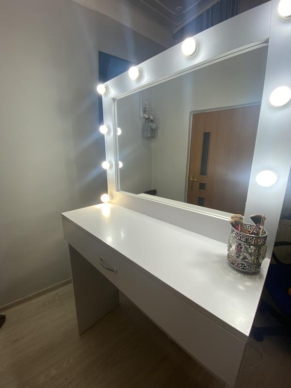 Макіяжний стіл — ціна 3900 грн у каталозі Столи Купити товари для дому та побуту за доступною