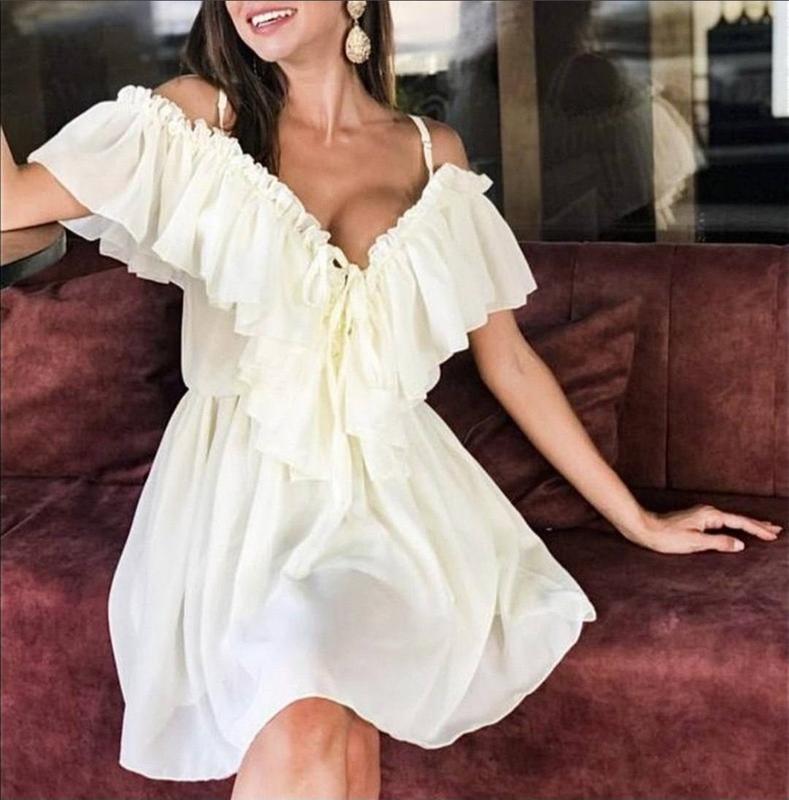 Біла молочна сукня — ціна 850 грн у каталозі Сукні міді Купити жіночі речі за доступною ціною на