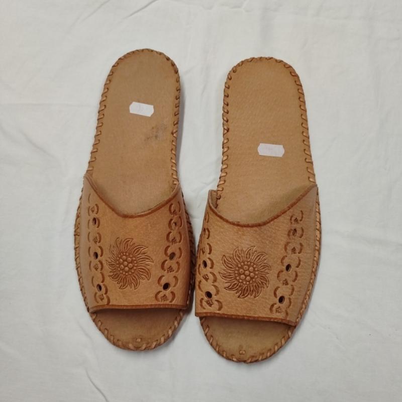 Тапочки шкіряні — ціна 180 грн у каталозі Капці Купити жіночі речі за доступною ціною на Шафі