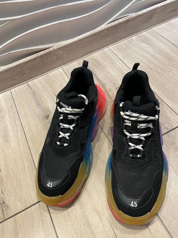 Balenciaga — ціна 900 грн у каталозі Кросівки Купити чоловічі речі за доступною ціною на Шафі