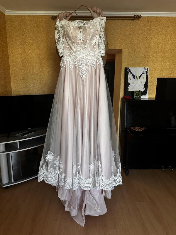 Весільня святкова сукня — ціна 2000 грн у каталозі Весільні сукні Купити жіночі речі за